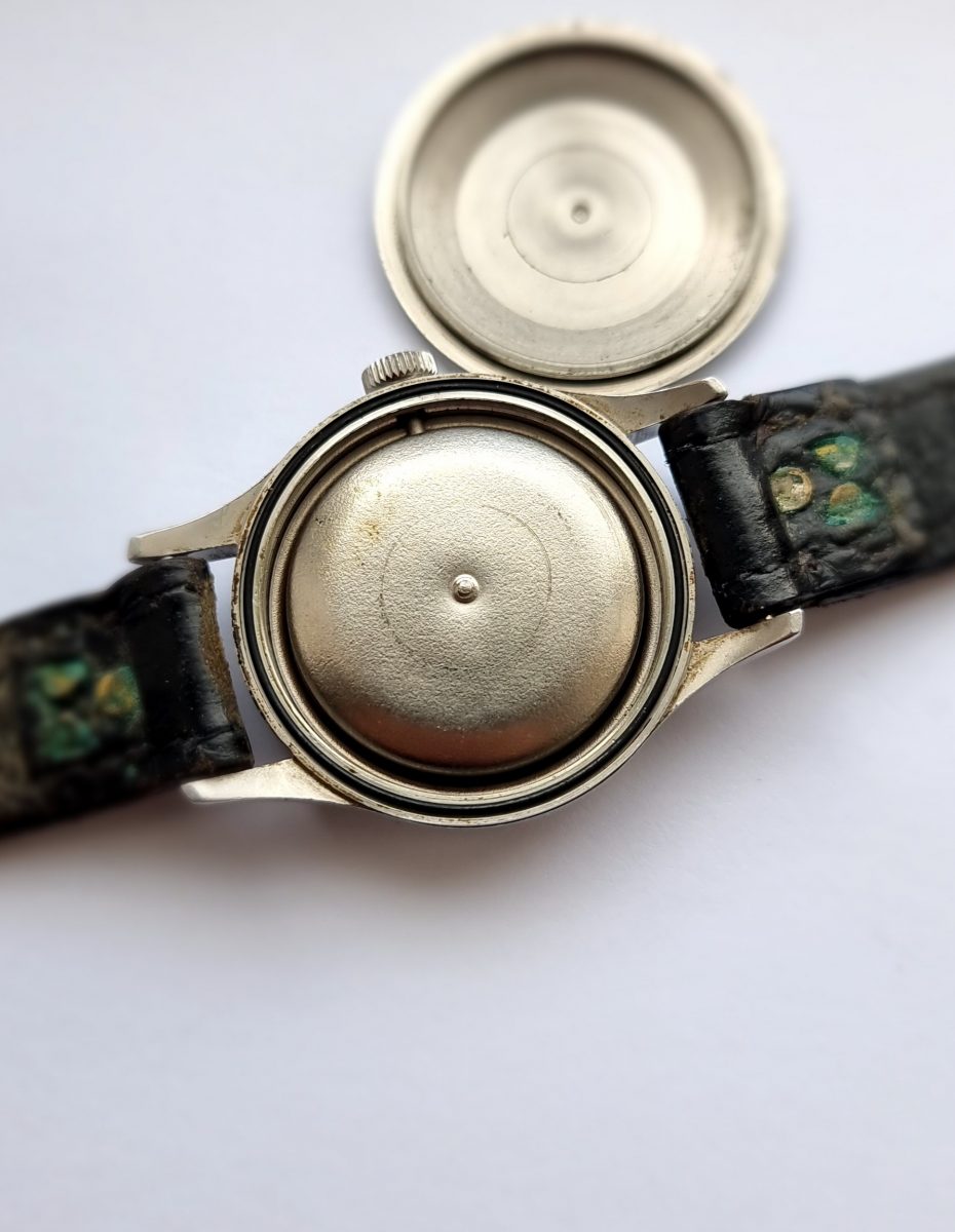 Smiths 6B issued in 1967 to the British Royal Air Force R.A.F. A ...