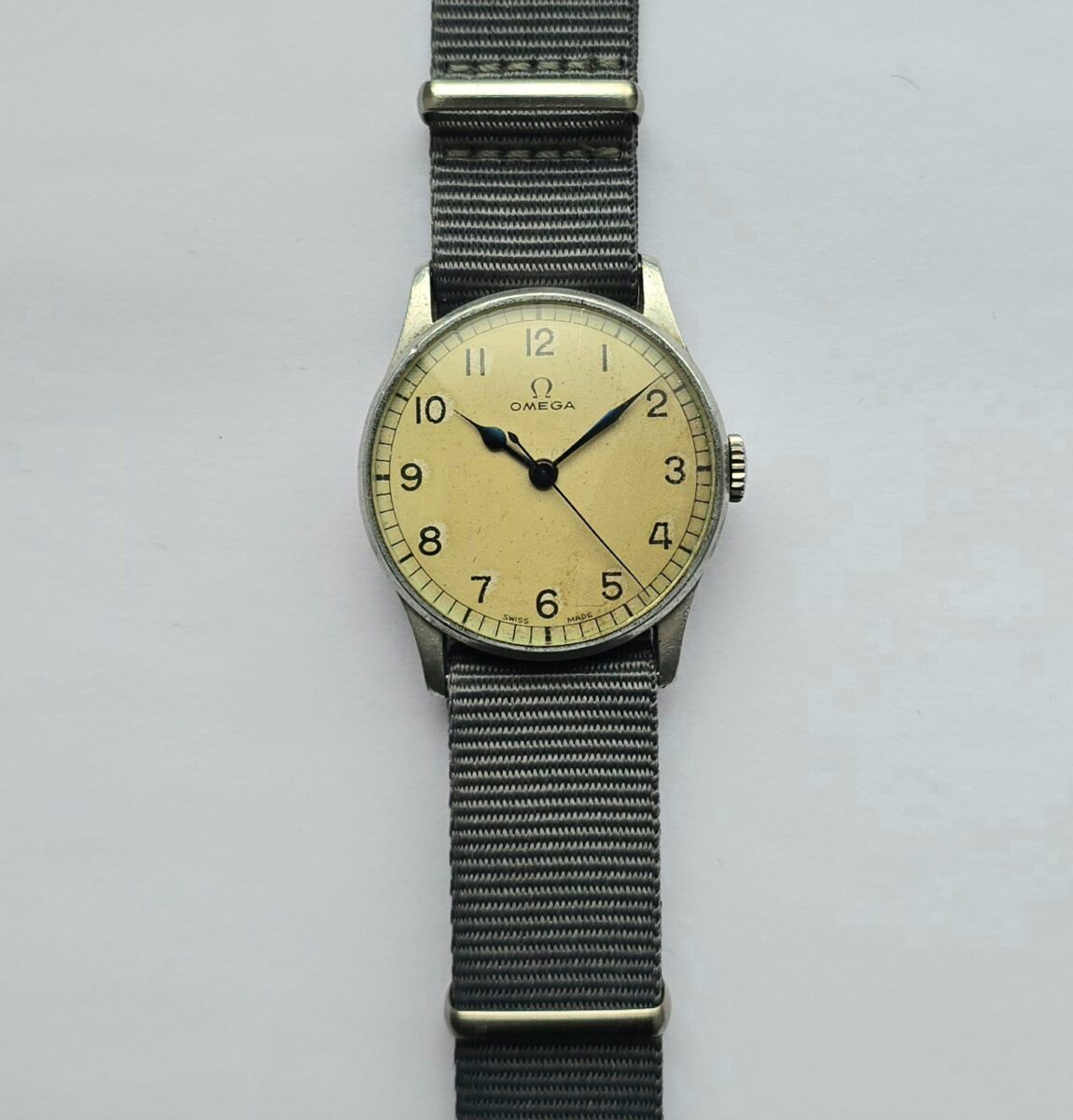 Omega 6B/159 issued to the R.A.F circa 1943. Lovely condition ...
