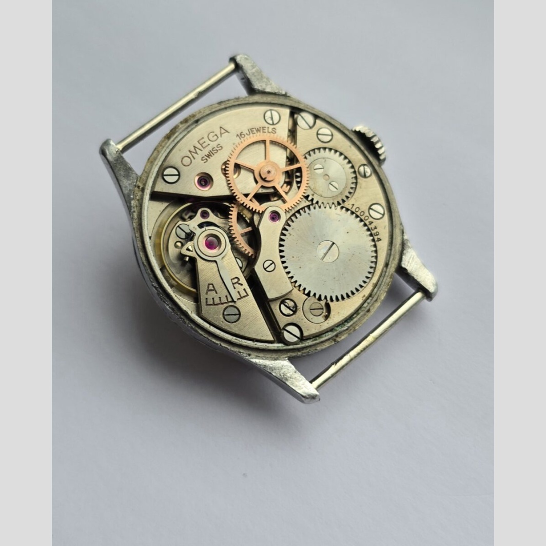 Omega 6B/159 issued to the R.A.F circa 1943. Lovely condition ...